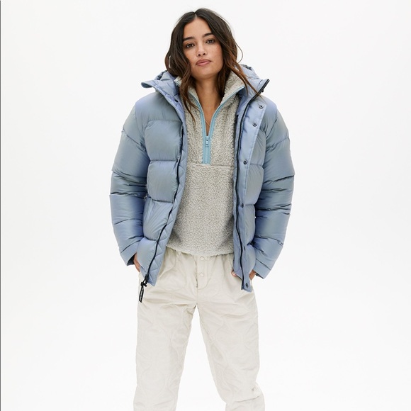 Aritzia | Jackets & Coats | Aritzia Tna Super Puff Shorty Iridescent ...